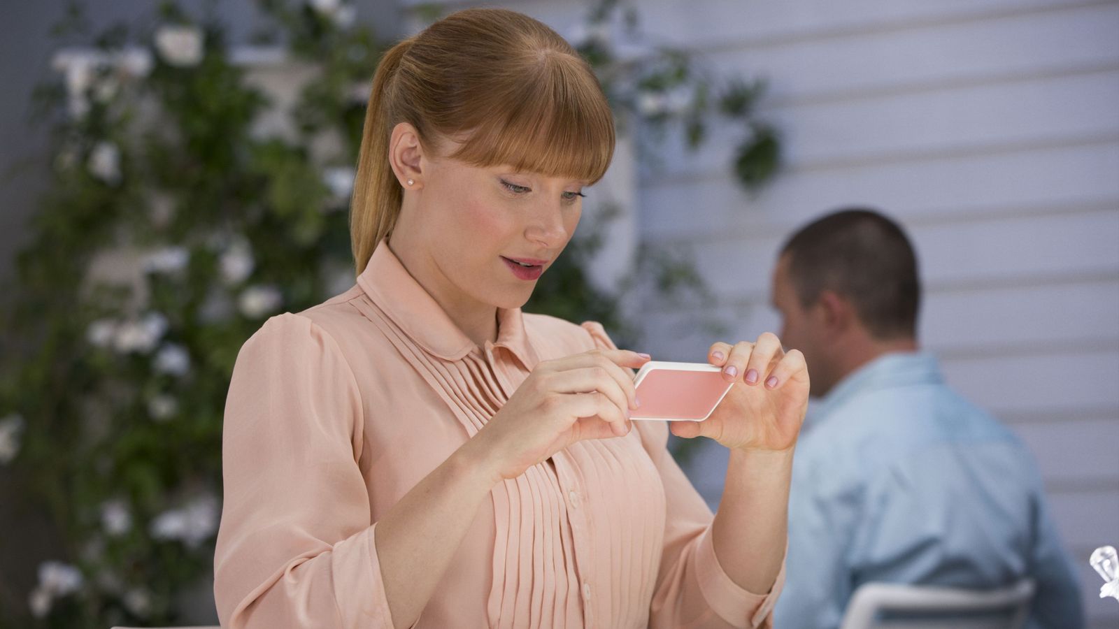 Bryce Dallas Howard 'Black Mirror' Interview - Alice Eve Black Mirror ...