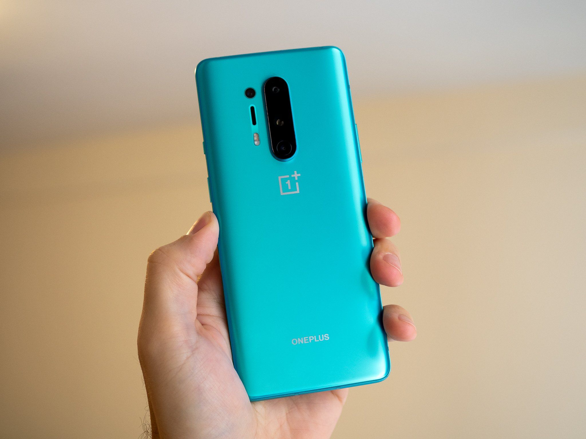 OnePlus 8 Pro pre-orders come with free 30W wireless charger and ...