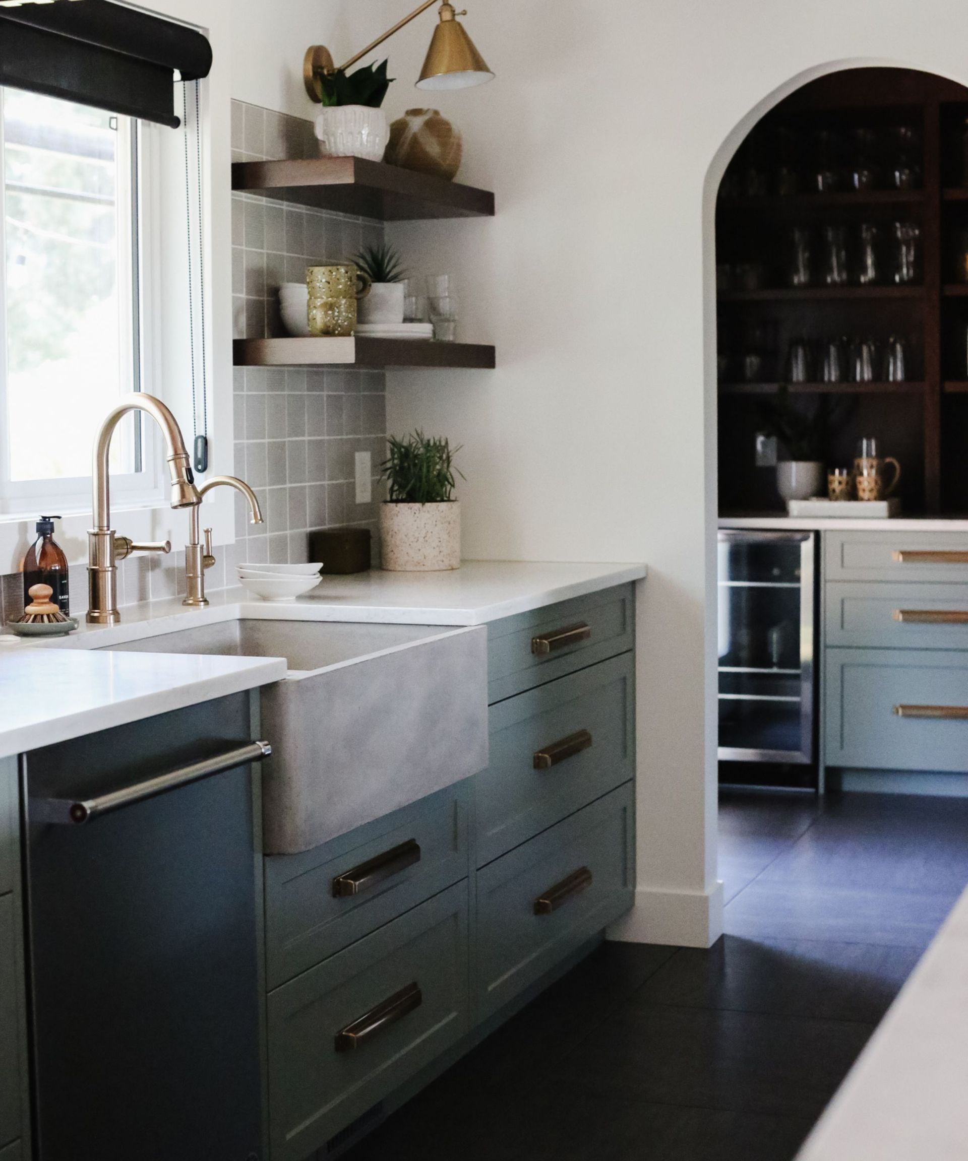 Small modern farmhouse kitchen ideas – 7 ways to get this classic look ...