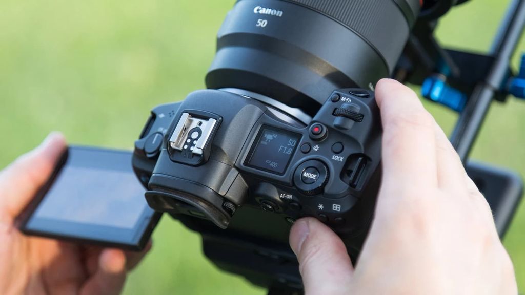 Canon EOS R6 II vs EOS R5 | Digital Camera World