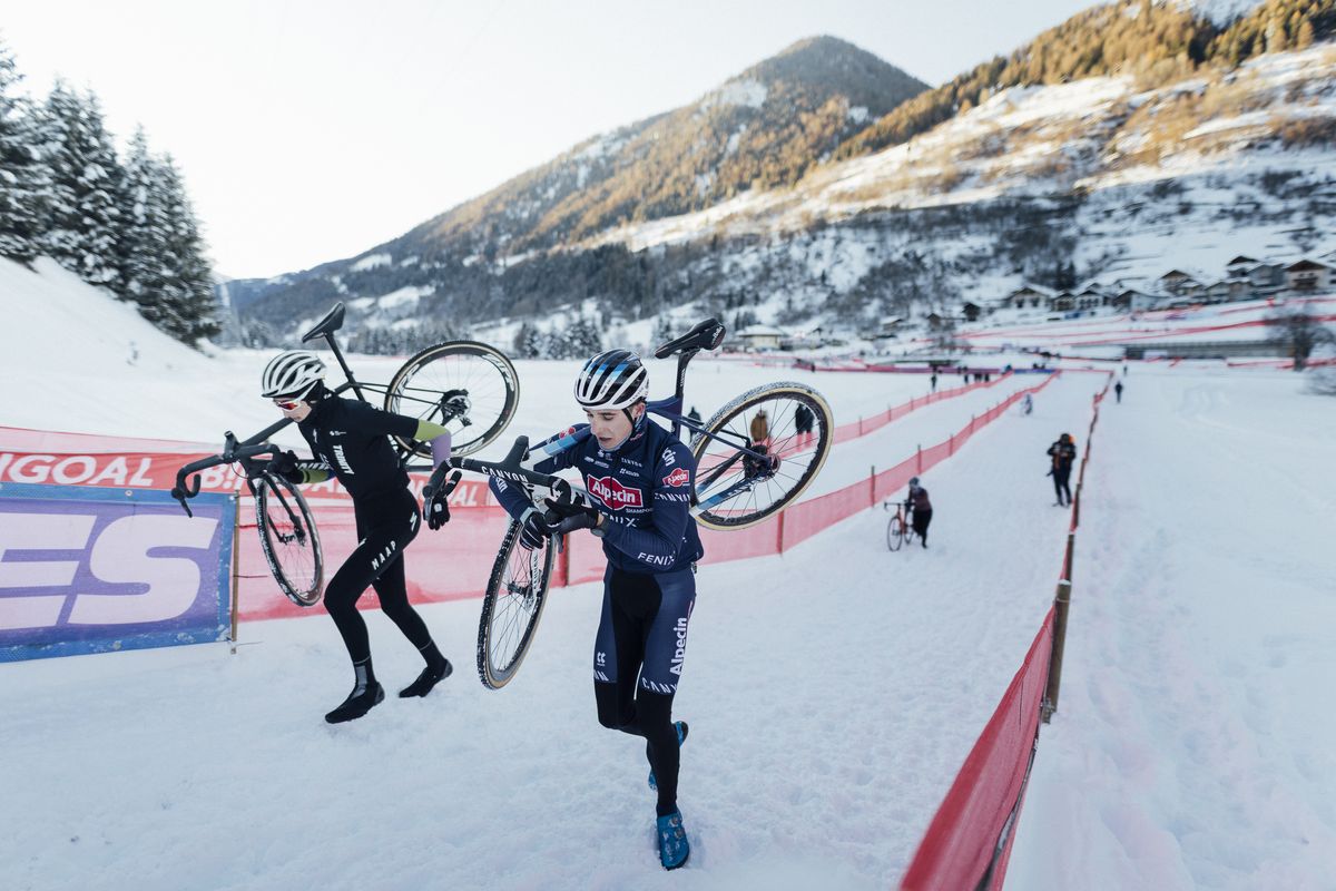 Pidcock and Vos test the Val di Sole cyclo-cross snow - Gallery ...