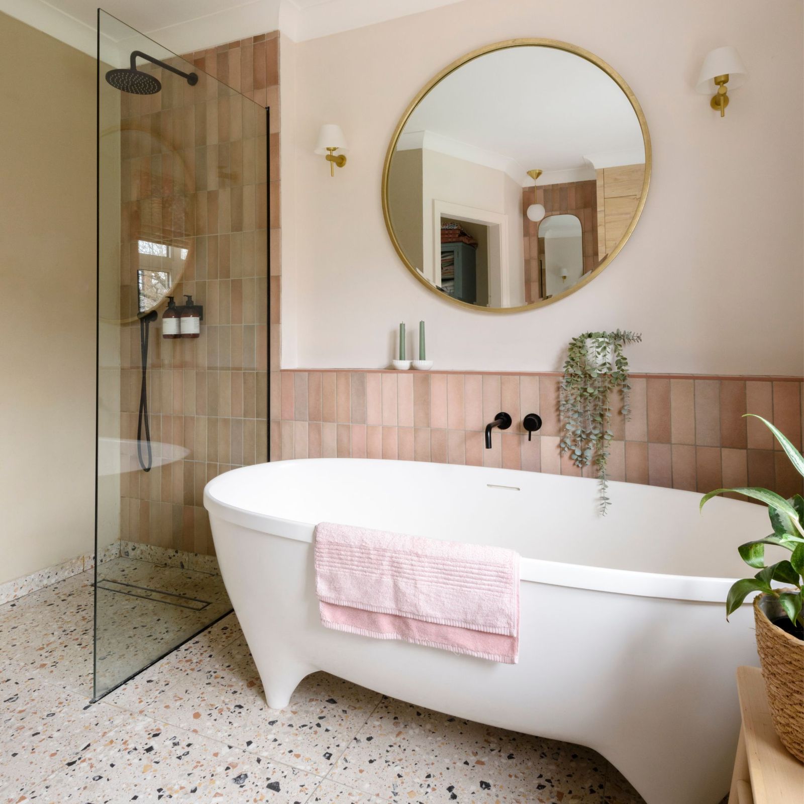 7 best colours to paint a windowless bathroom | Ideal Home