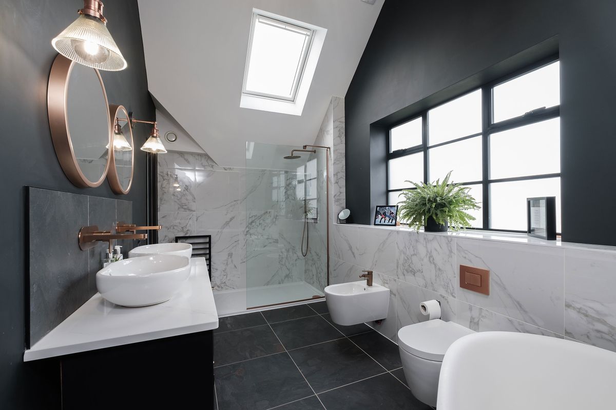 20 Bathroom Window Ideas for a Naturally Bright Space | Homebuilding