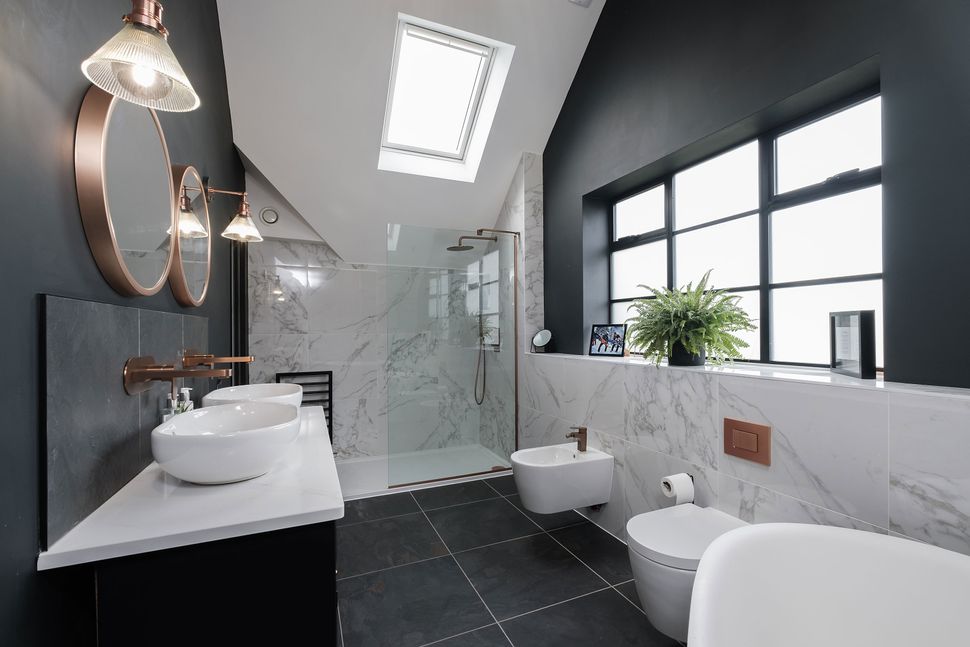 20 Bathroom Window Ideas for a Naturally Bright Space | Homebuilding