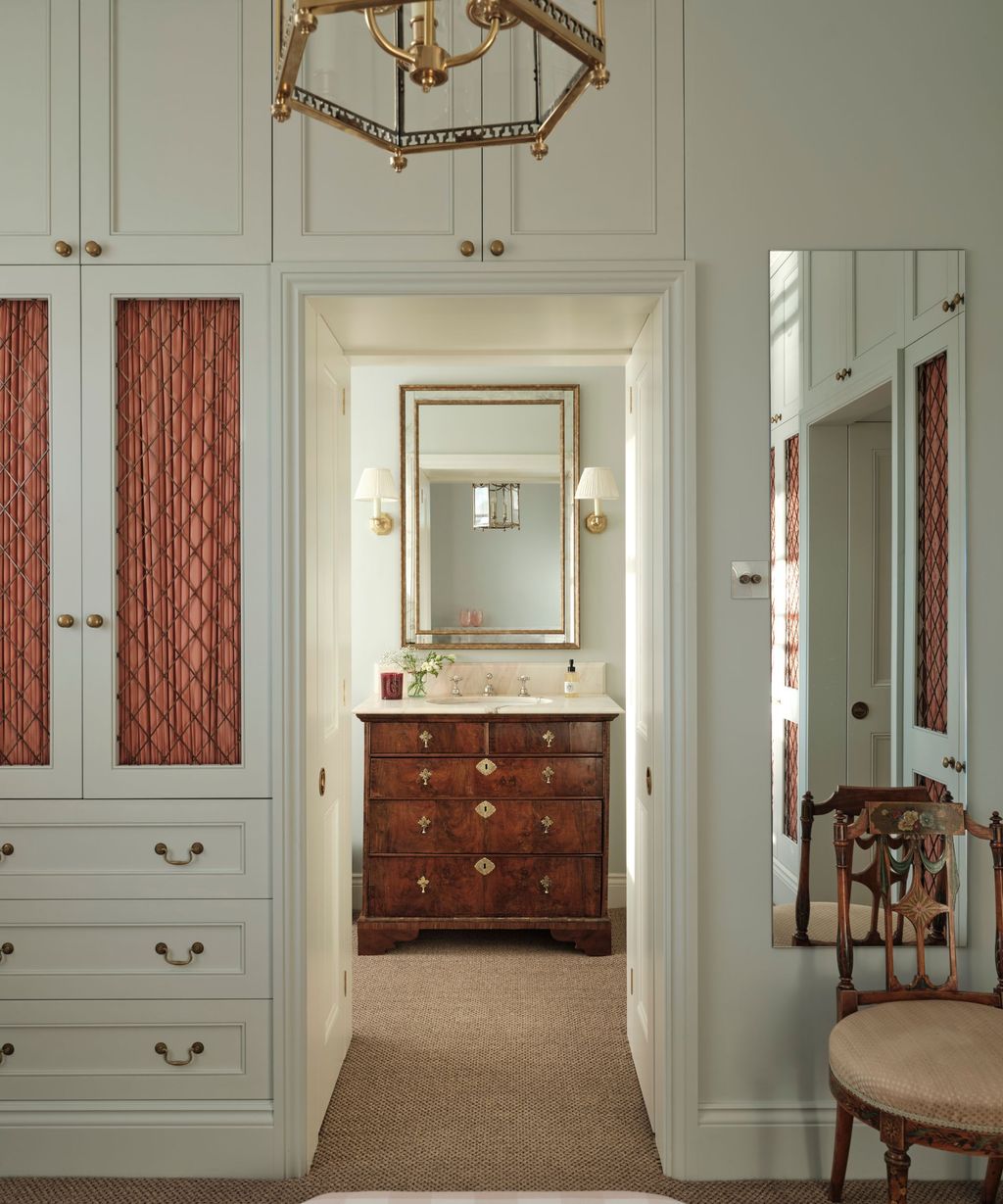 8 stylish ways to decorate with antiques | Homes and Gardens