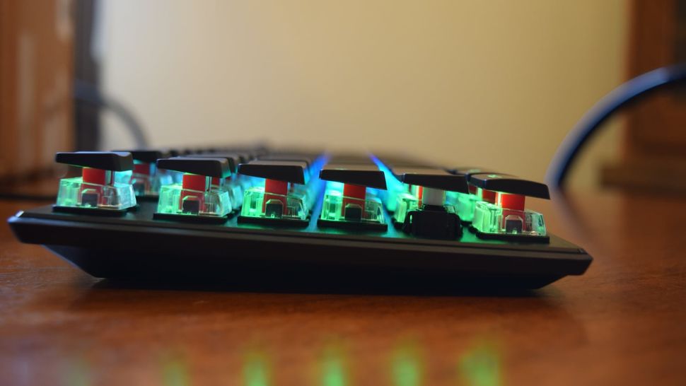 Roccat Vulcan TKL Pro Gaming Keyboard Review: Optical Titan | Tom's ...