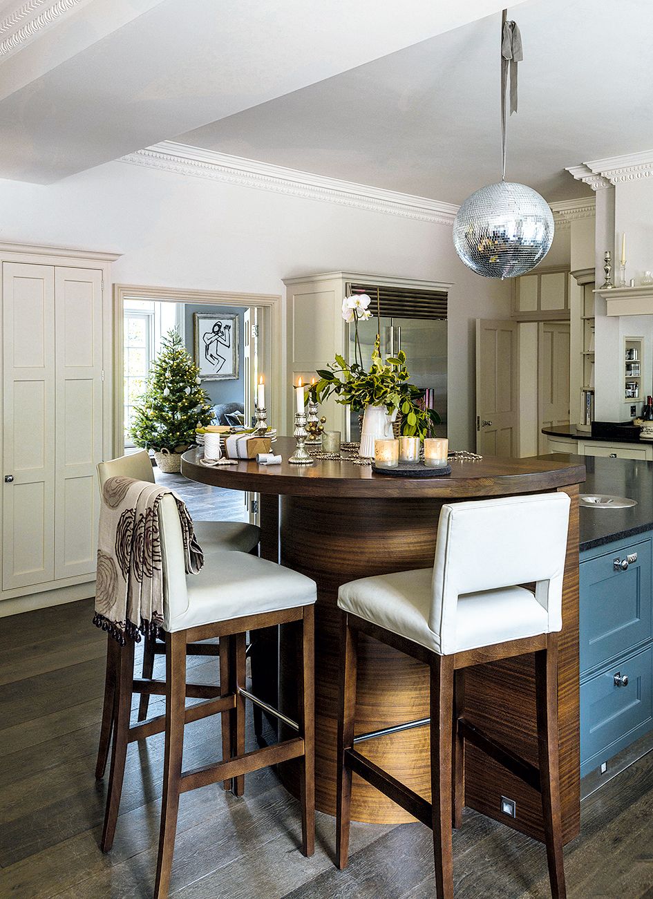Tour this restored country rectory: all ready forChristmas | Homes and ...