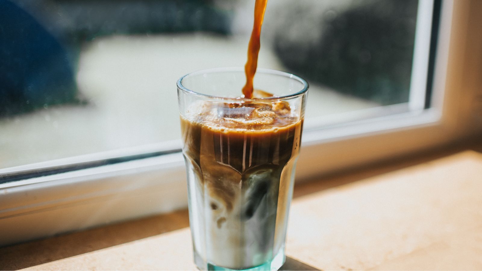 A barista's guide on how to make iced coffee from hot coffee | Homes ...
