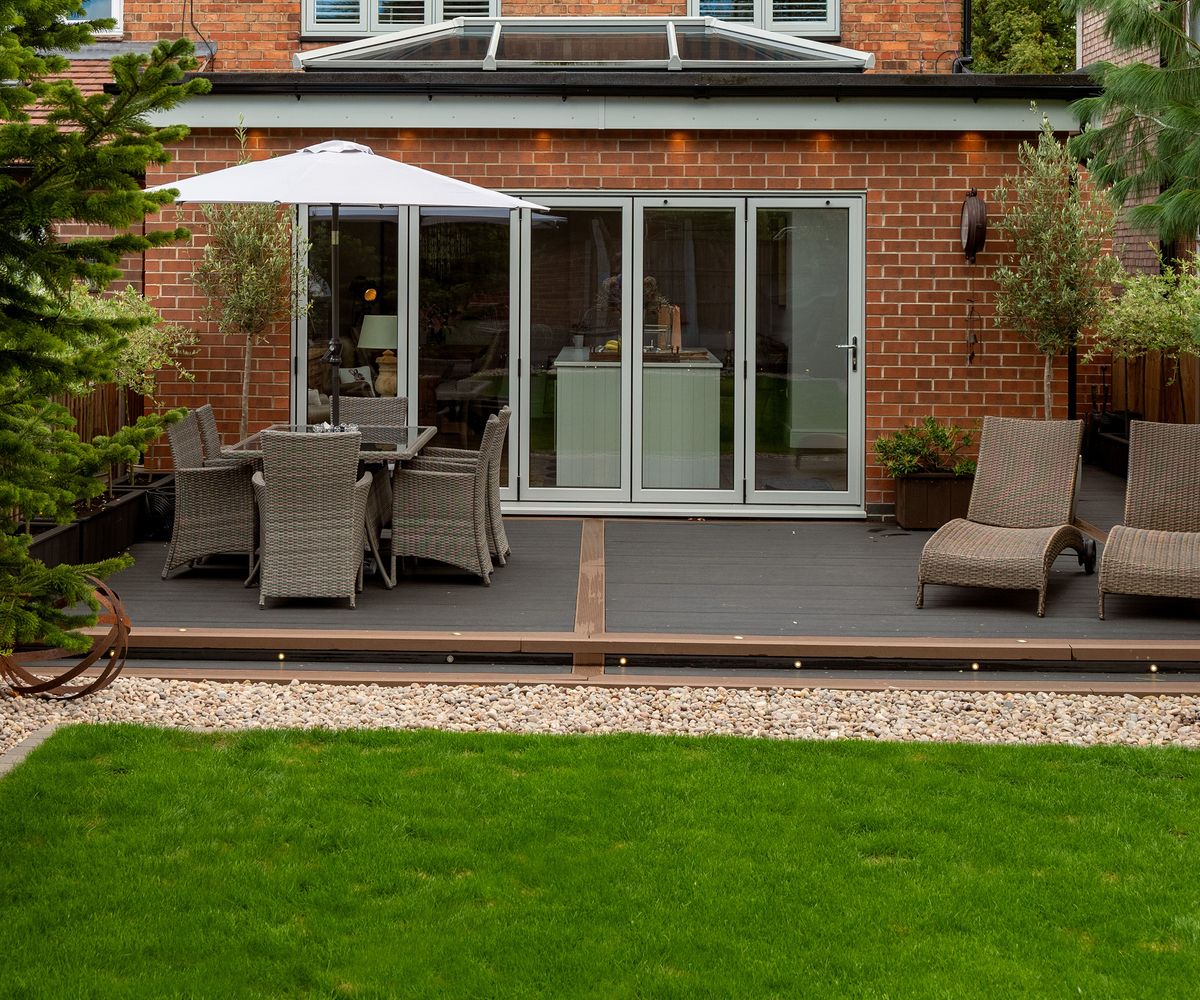 Garden edging ideas: Keep your outside spaces neat and tidy | Homebuilding