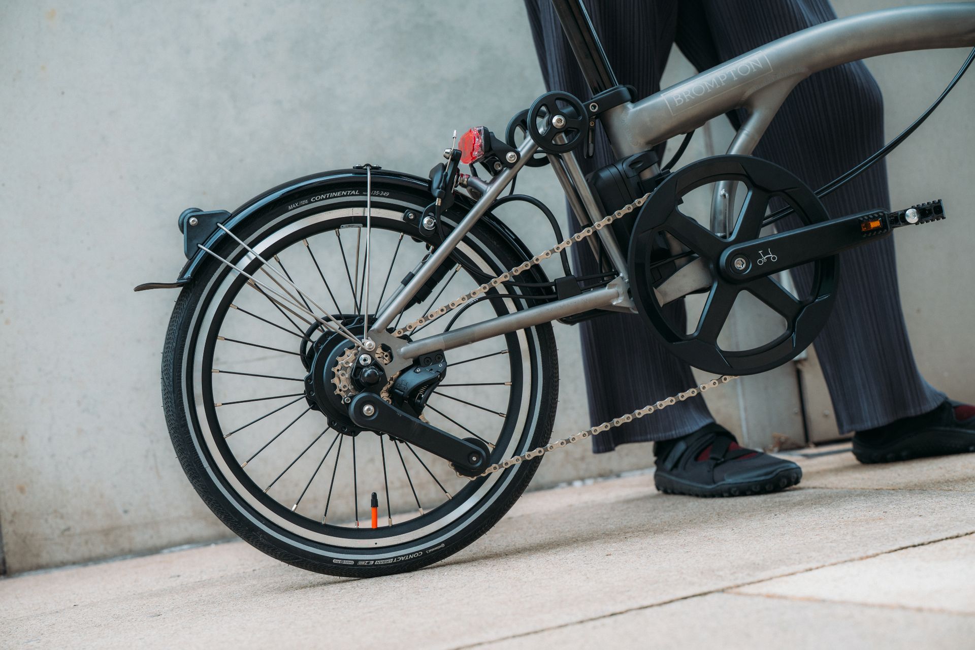 Brompton abandons front wheel drive in big rethink on e-bike range ...