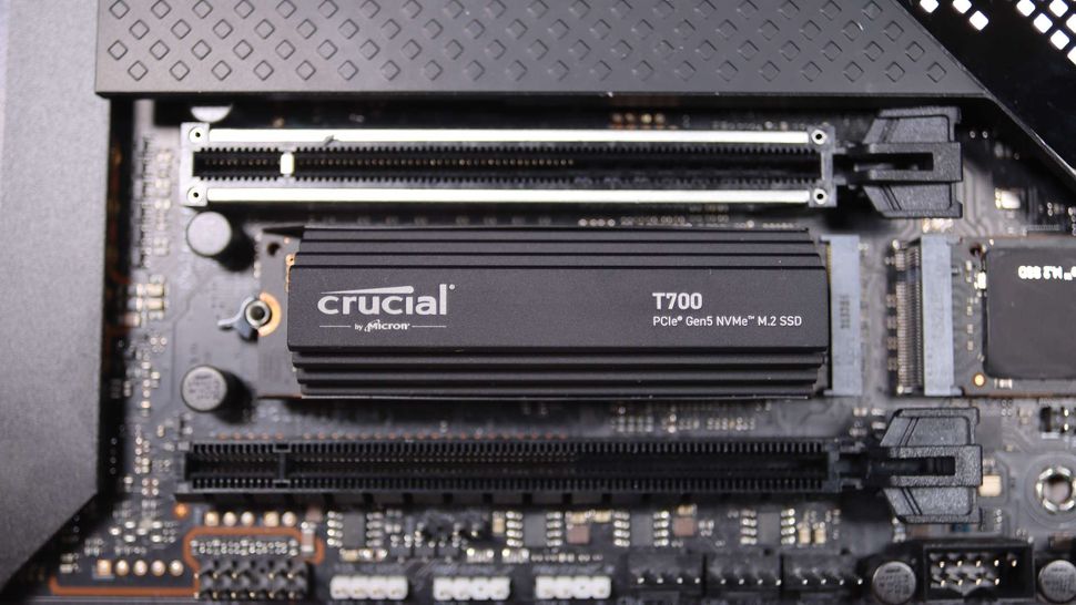 Crucial T700 preview: The fastest PCIe 5.0 SSD on the planet... for ...
