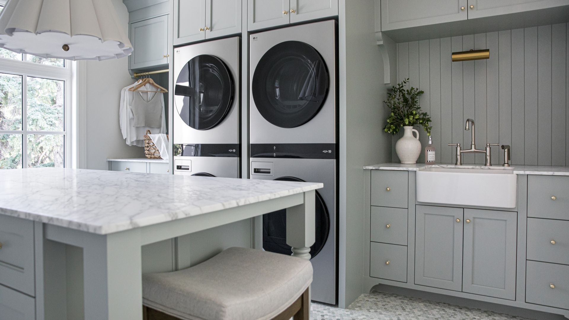 How to Organize a Utility Room: 17 Expert Ideas to Try | Livingetc