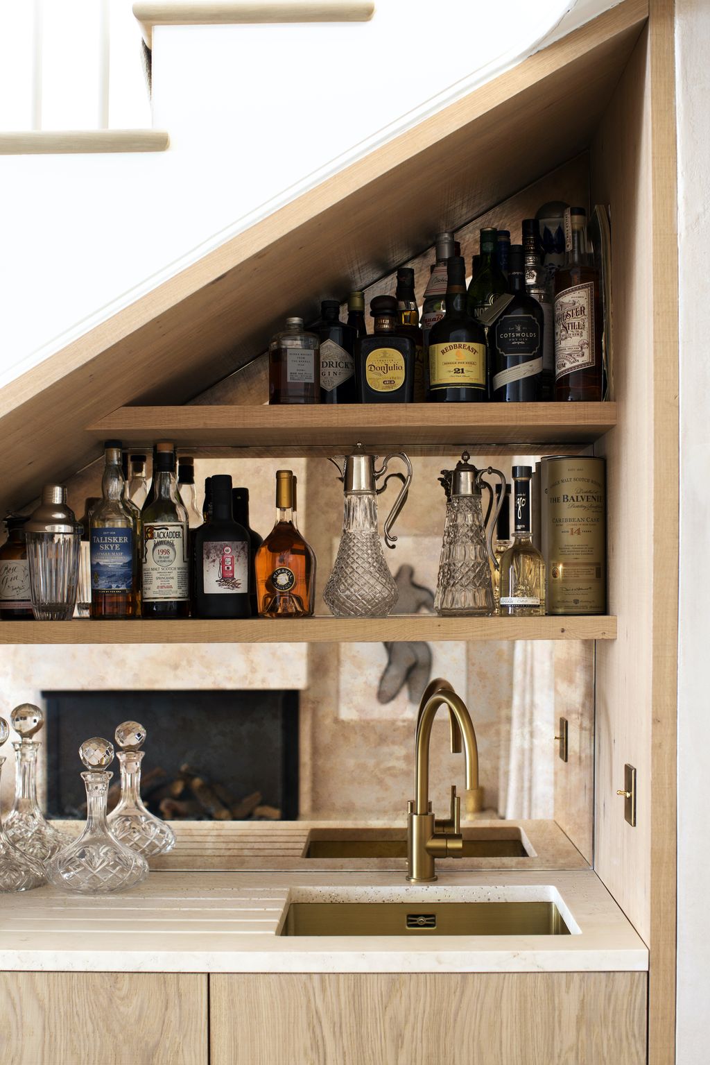 Small home bar ideas: 10 ways to create a social space | Homes and Gardens