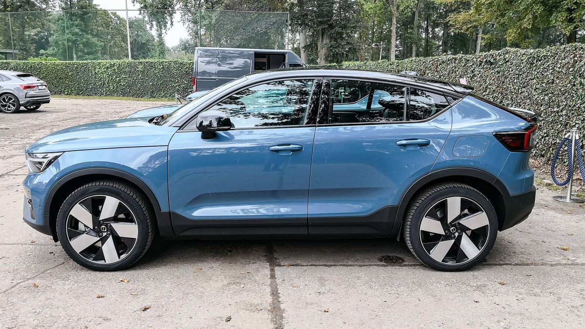 Volvo C40 Recharge review (hands on): An EV that oozes with class | Tom ...