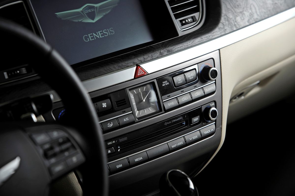 2015 Hyundai Genesis Sedan Sync and Sound