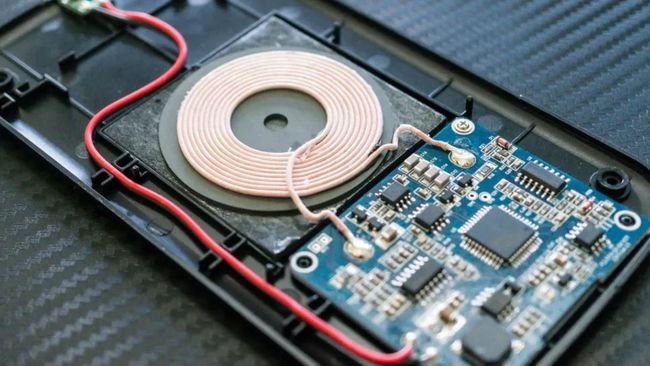 Wireless charging vs. wired charging vs. 'Fast Charging': How do they ...