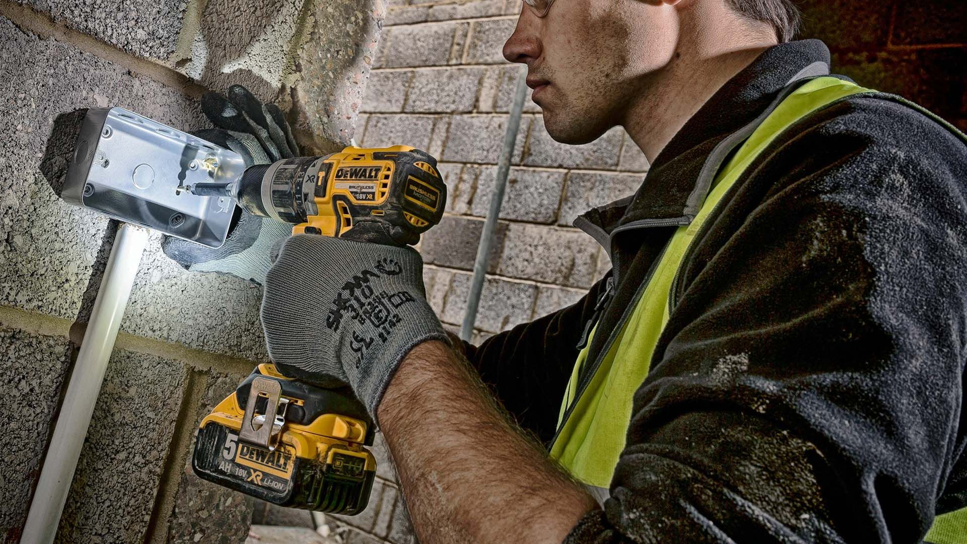 DeWalt XR DCD778P2T-SFGB 18V Brushless Cordless Combi Drill: a ...