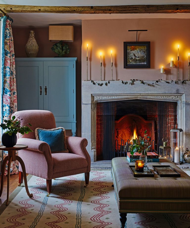 Tour this cozy English countryside home set up for the holidays | Homes ...