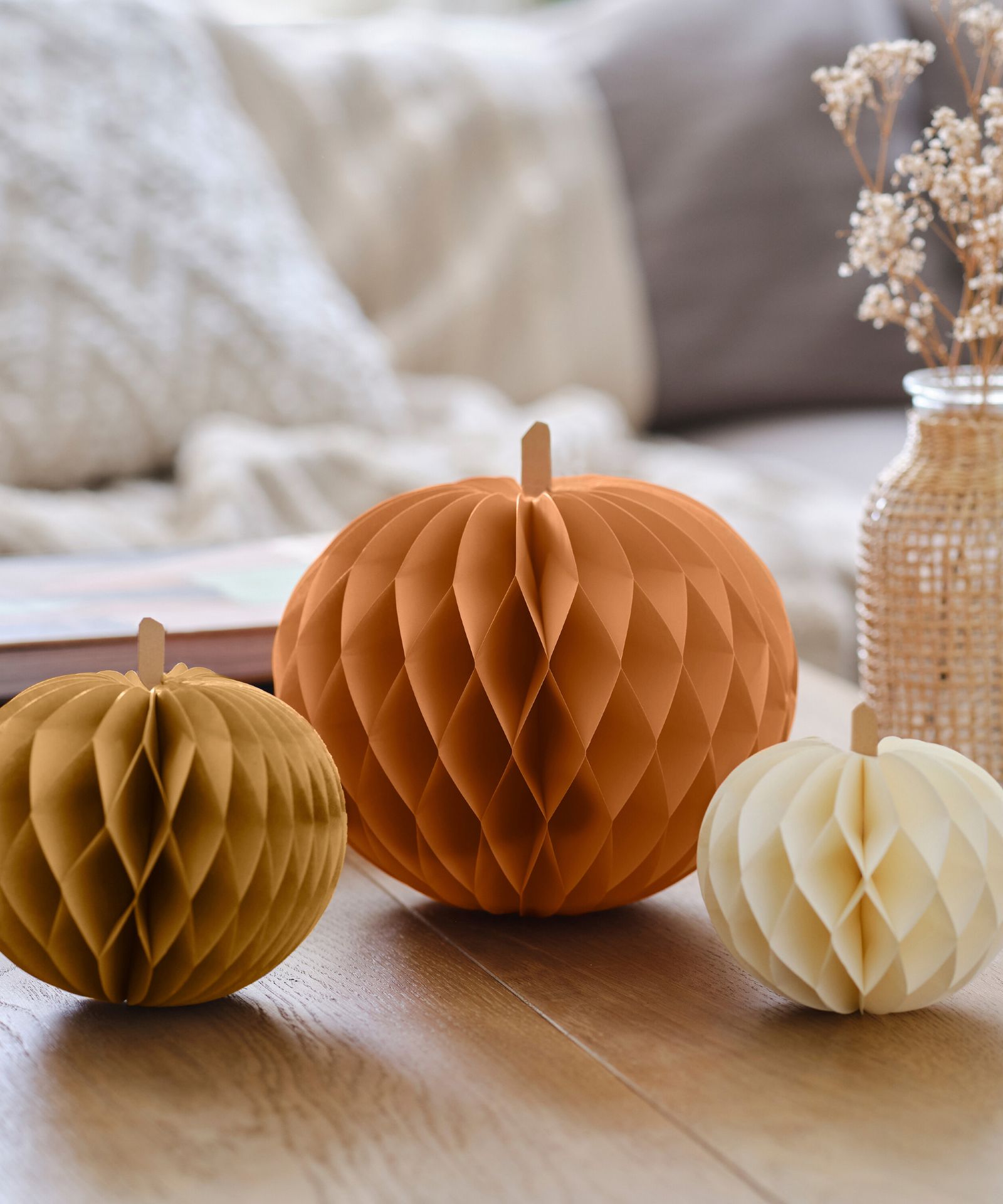 10 creative ways to decorate with pumpkins to create the perfect ...