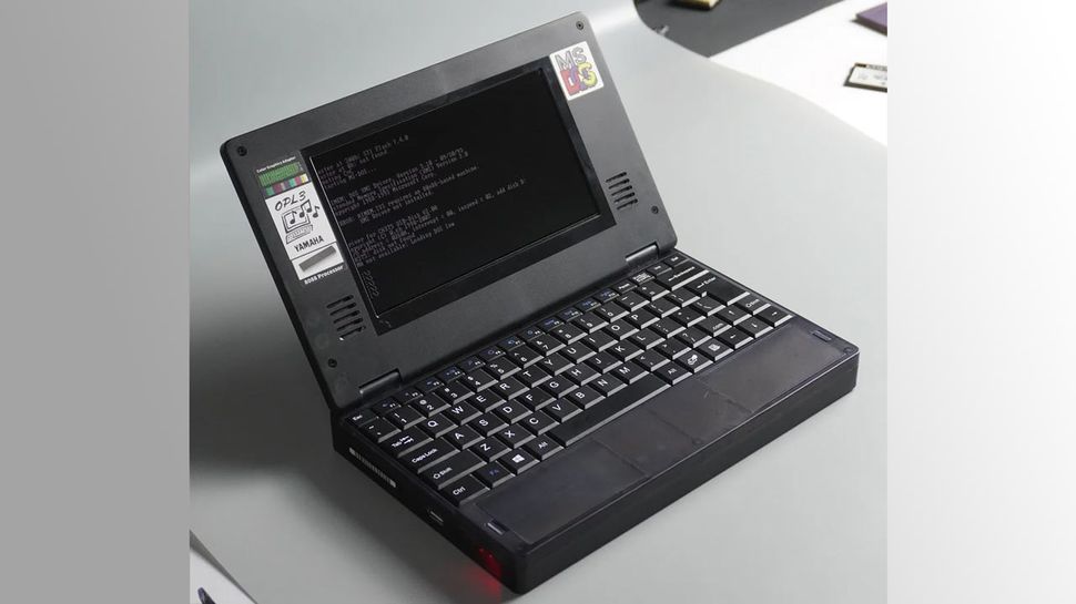 Retro laptop powered by the Intel 8088 processor updated to v2.0 with ...