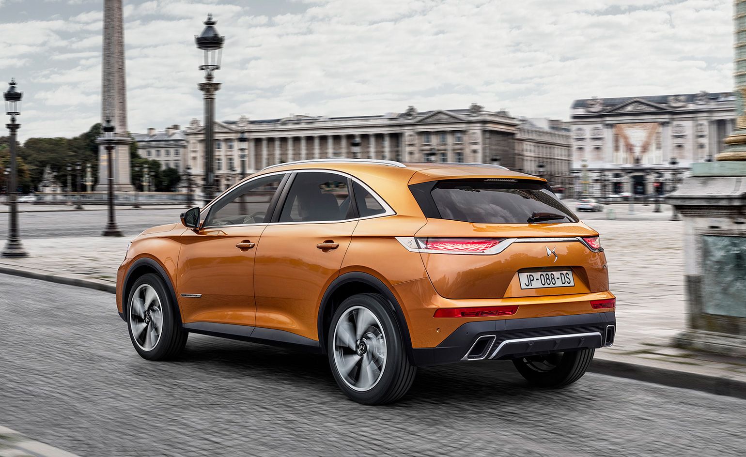 DS Automobiles DS7 Crossback review 2018 | Wallpaper