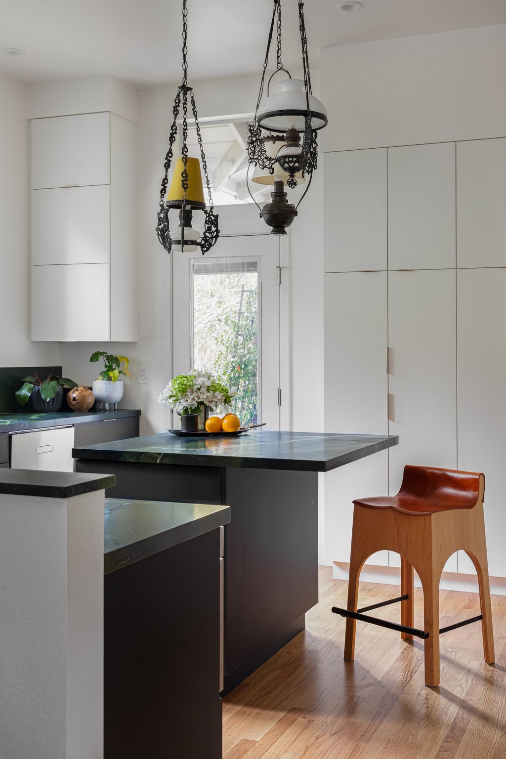 8 kitchen island trends interior designers are embracing | Livingetc
