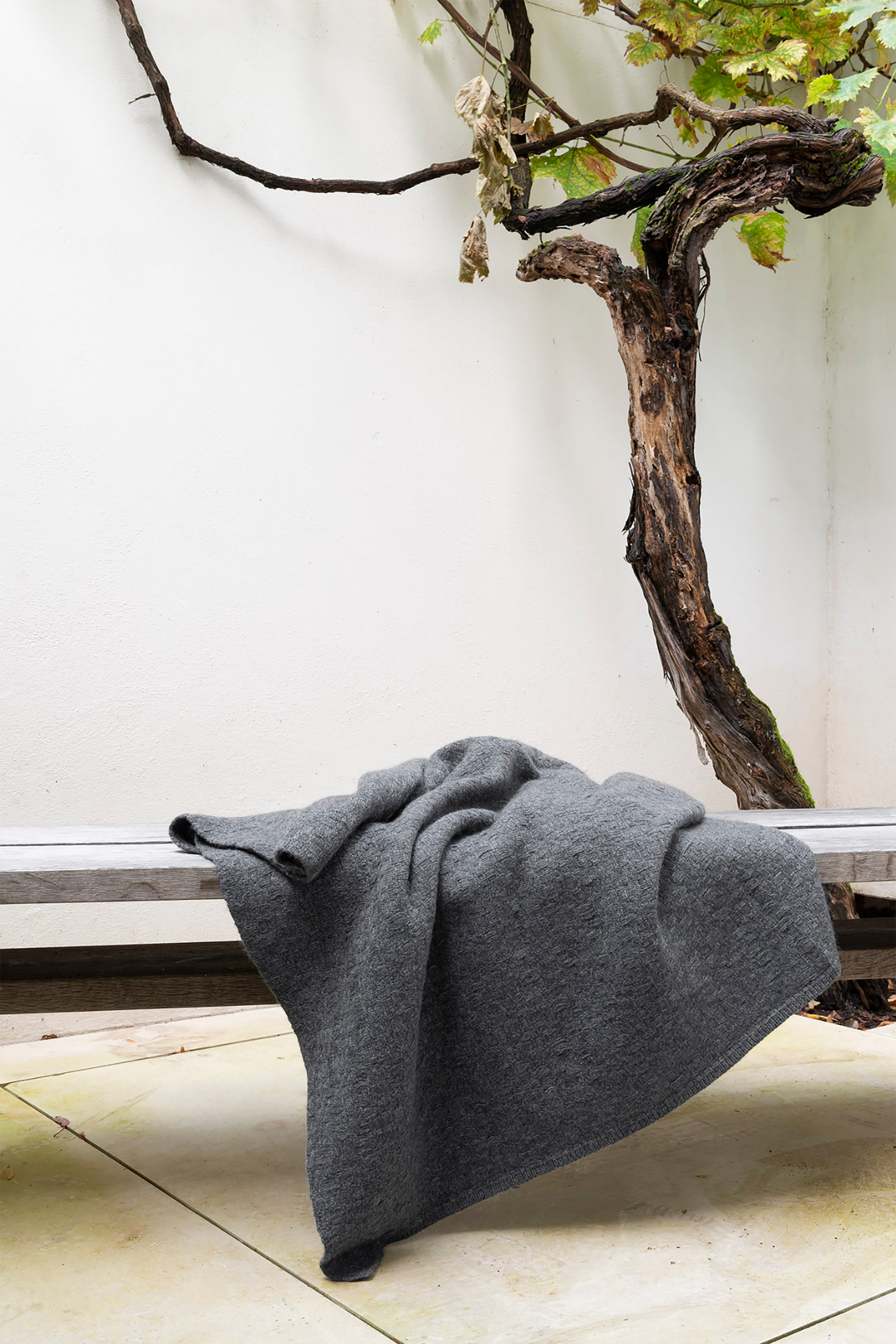 John Pawson's OYUNA Cashmere Home Line is an Ode to Nature | Livingetc