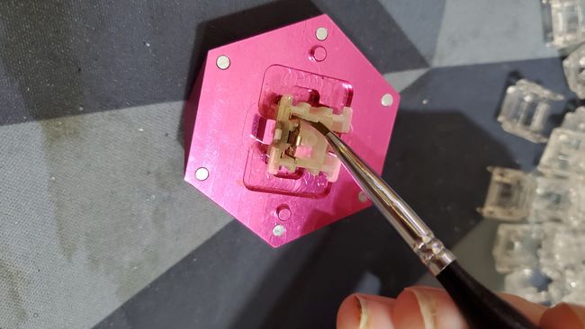 How to Lube Switches on Your Mechanical Keyboard | Tom's Hardware