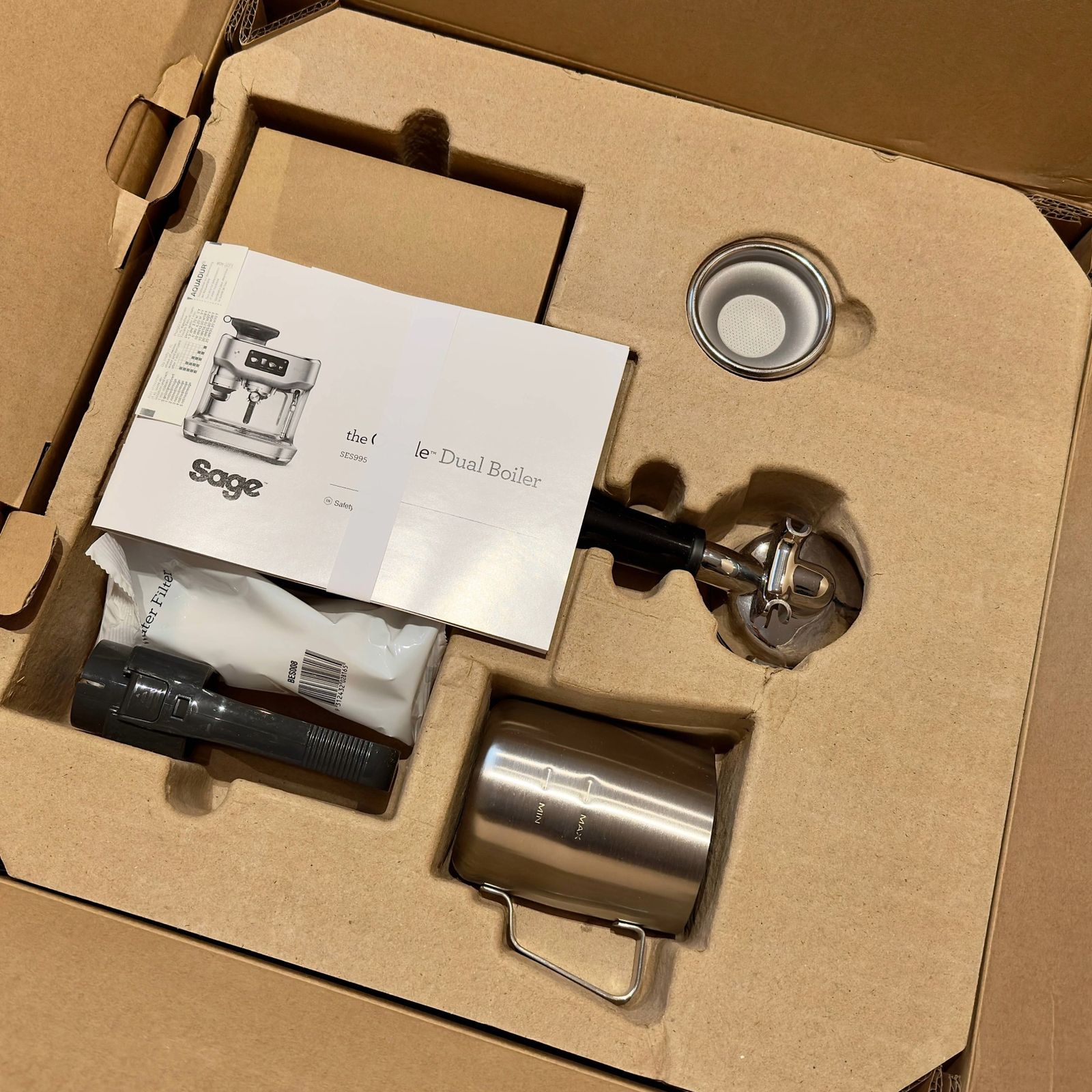 Sage Oracle Dual Boiler: The friendliest high-end espresso machine in ...