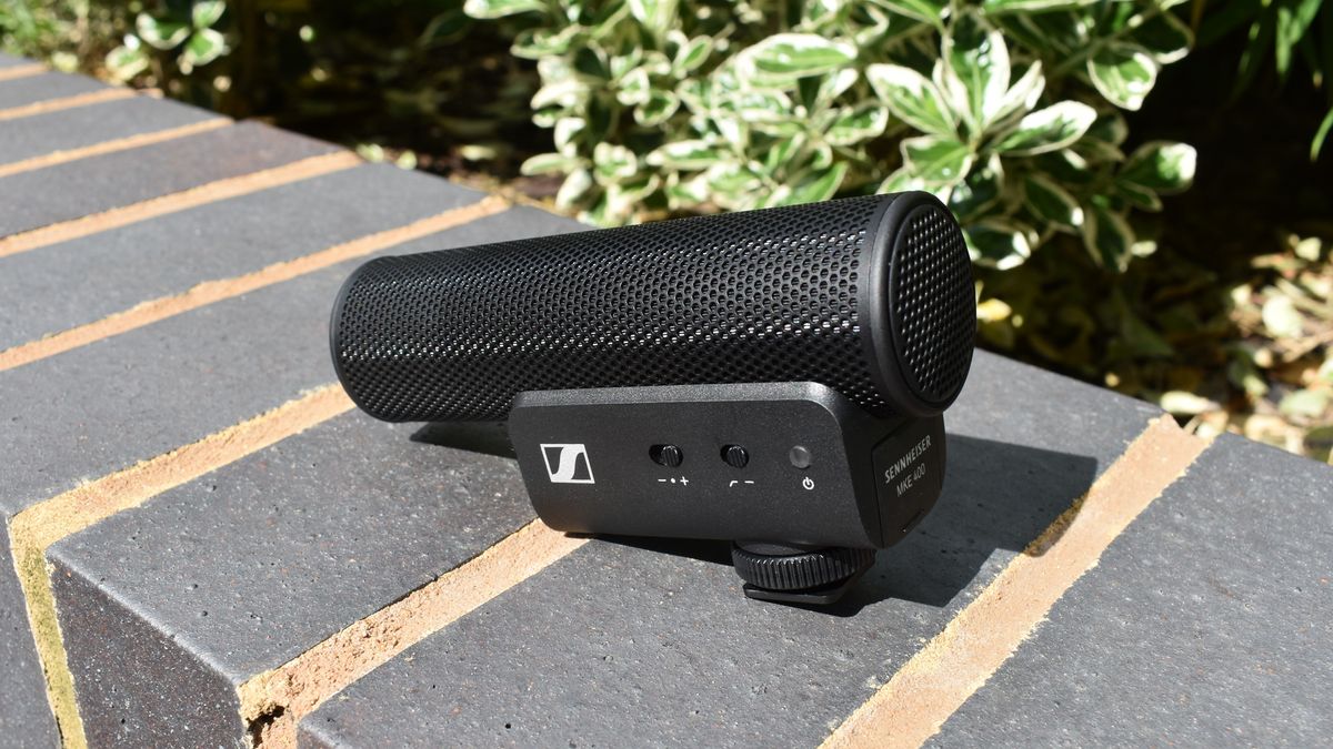 Sennheiser MKE 400 review: A phone-friendly mic for content creators ...