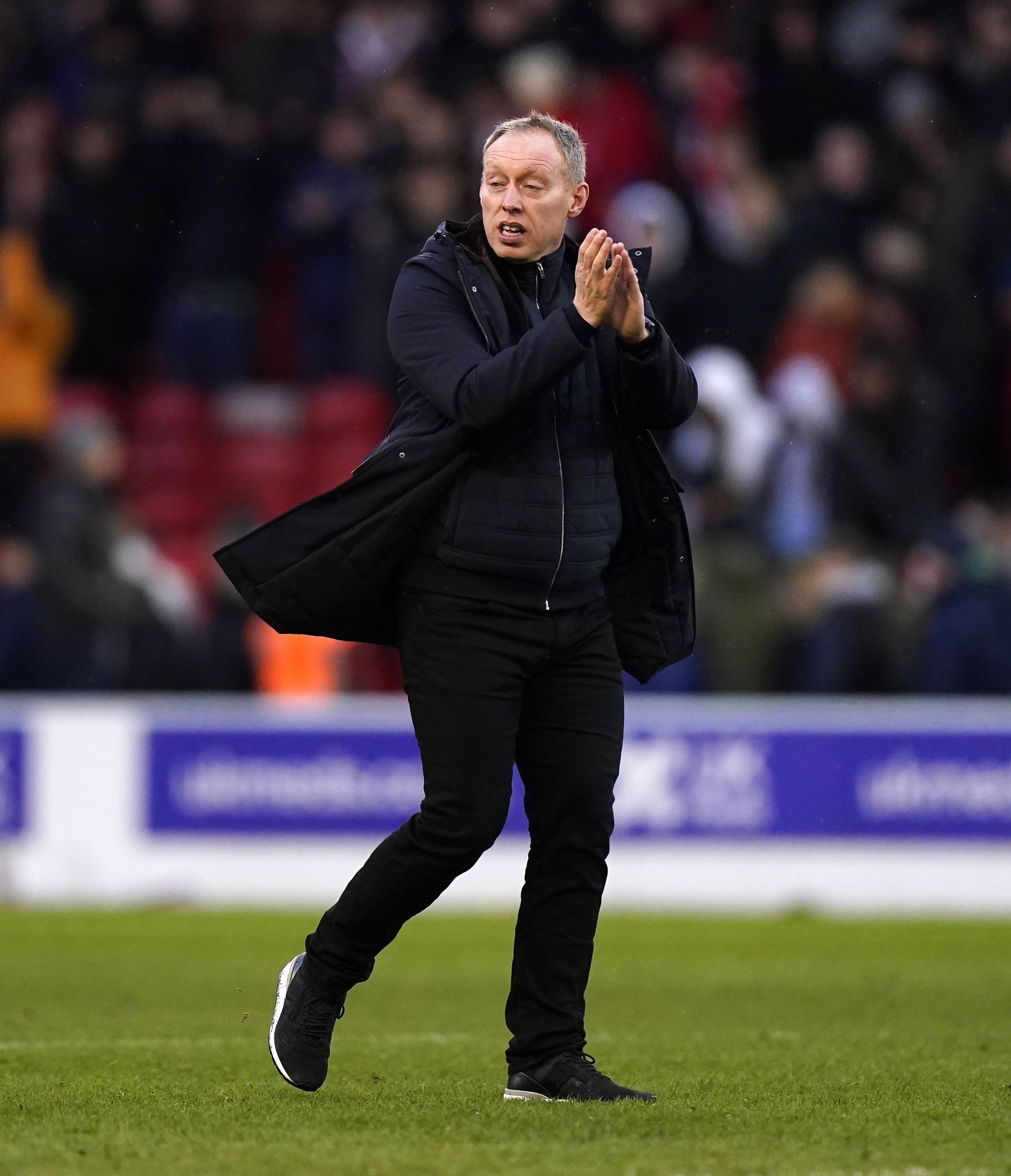 We never gave up – Steve Cooper hails 10-man Forest following late ...