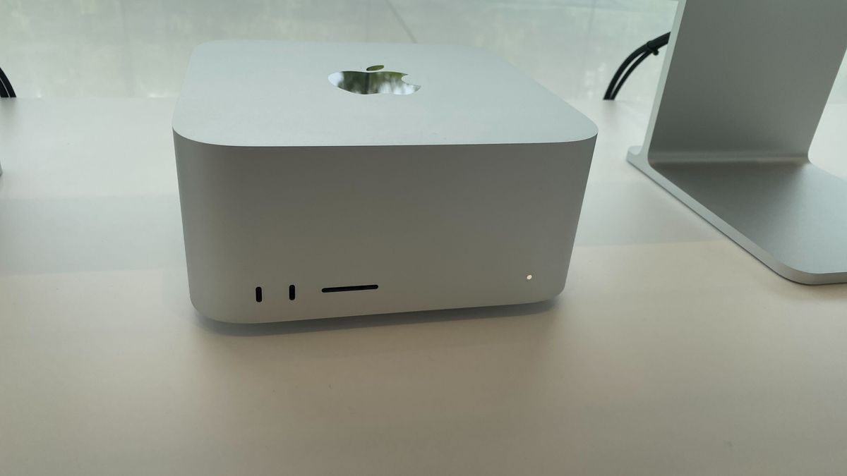 Apple's 24-Core M2 Ultra Combines Two M2 Max Dies, Powers New Mac Pro ...