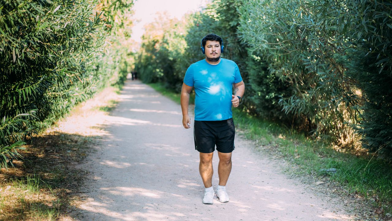 Walk slower to burn more fat and lose weight sustainably, finds new ...