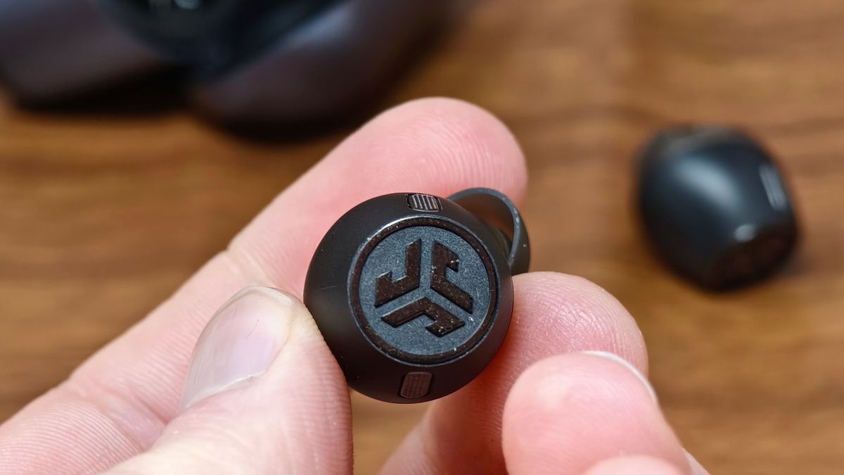 JLab Epic Lab Edition review: some solid features, but not enough to ...