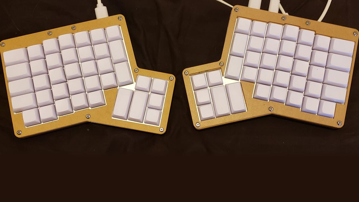 Alpaca Hot Dox DIY Mechanical Keyboard Kit Review | Tom's Hardware