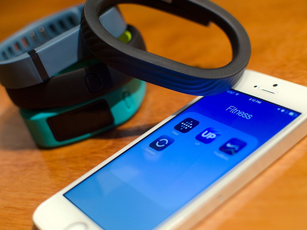 Best fitness tracker: Fitbit Flex vs Jawbone UP24 vs Nike FuelBand SE ...