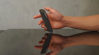 Etee VR controllers challenge Valve Index with full-finger touch ...