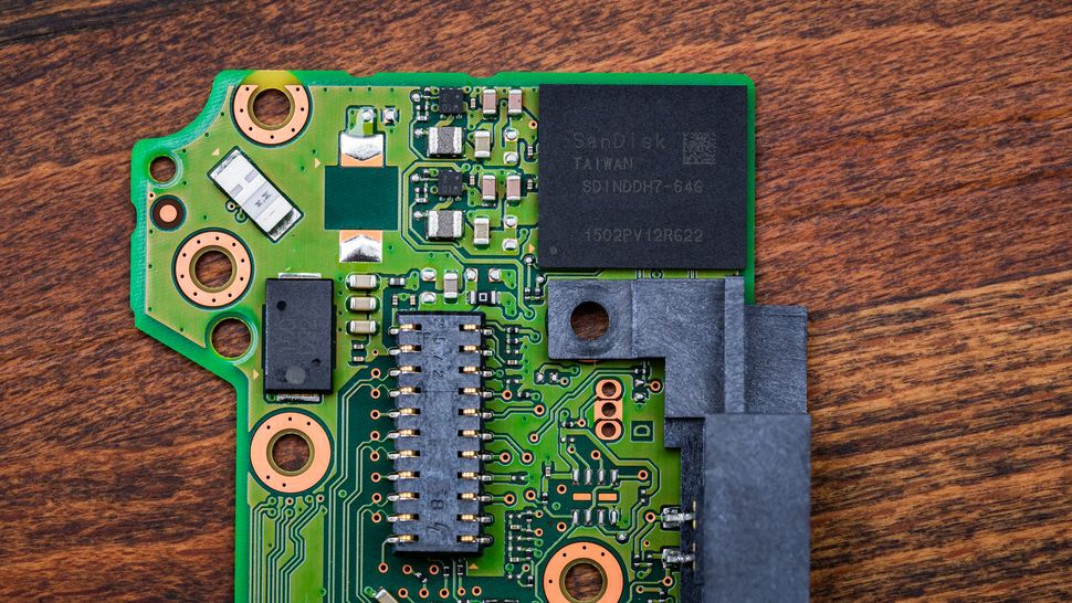 Western Digital Red Pro 20TB HDD Review: OptiNAND on a Platter | Tom's ...