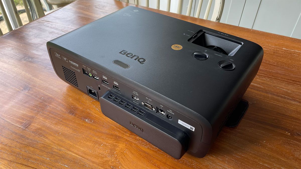 BenQ W4000i review: boldly goes where no sub-3K projector has gone ...