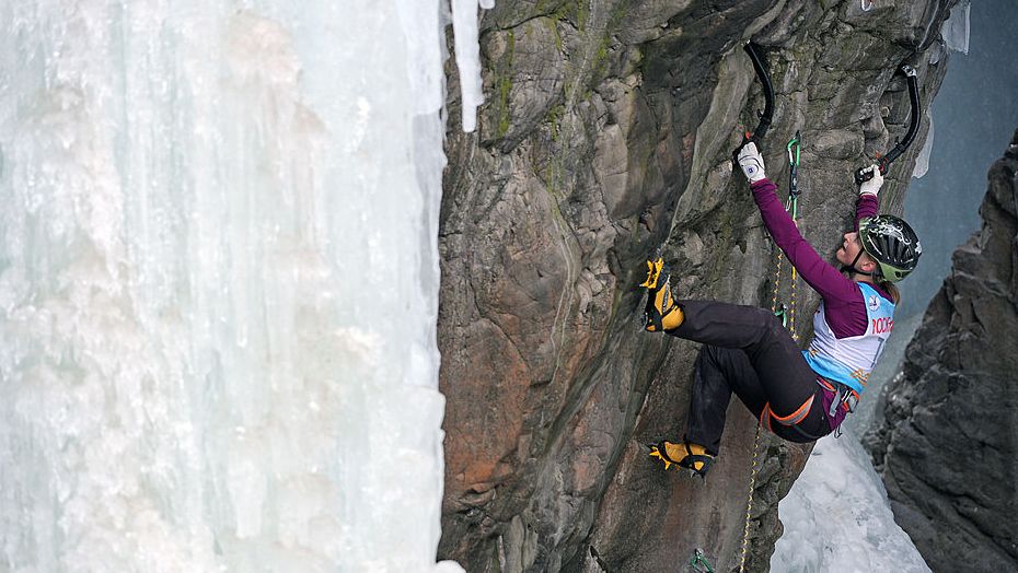 What is dry tooling in climbing? Axes at the ready! | Advnture