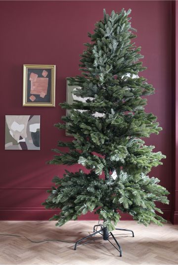 How to Fluff a Christmas Tree — A Step-by-Step Guide | Livingetc