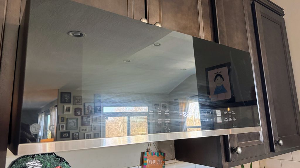 LG MVEF1337F 1.3 Cu. Ft. Over-The-Range Microwave review | Top Ten Reviews