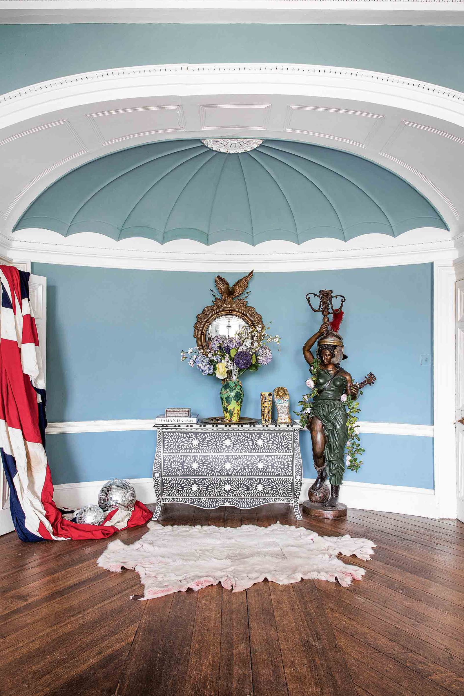Tour Fashion Designer Alice Temperley's House - a Stunning Mansion in ...