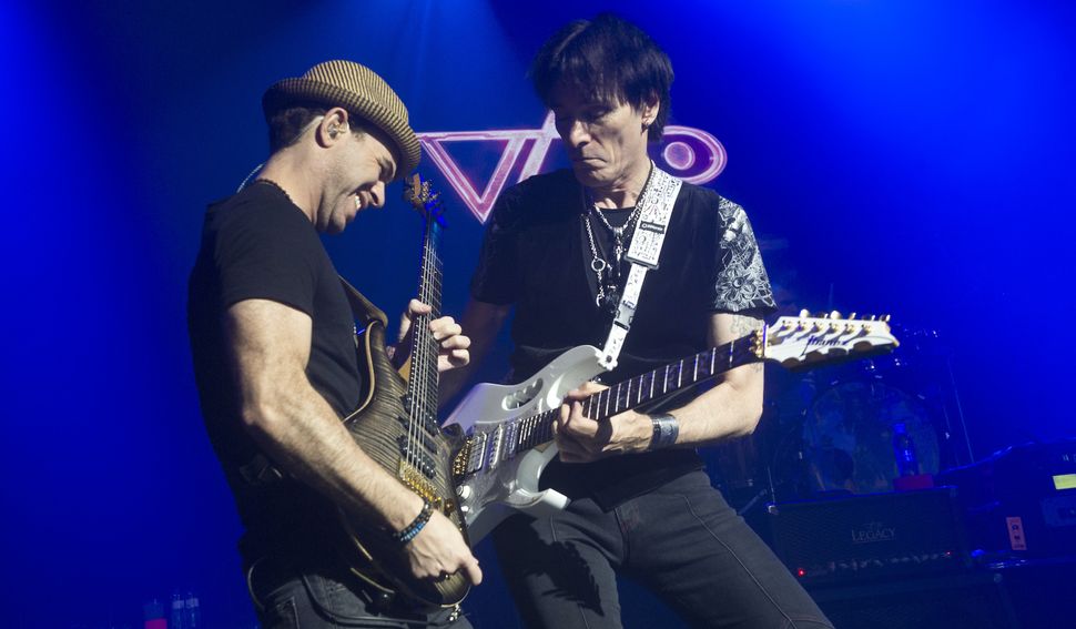 Dave Weiner retires from Steve Vai's band after 23 years, and announces ...