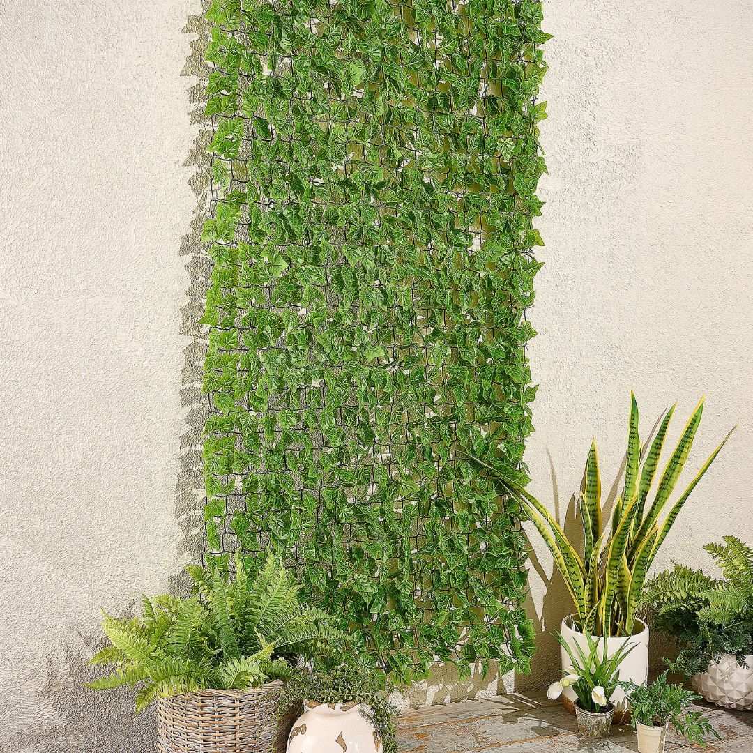 Tall Privacy Fence Ideas — 6 Ways to Screen a Yard Fully | Livingetc