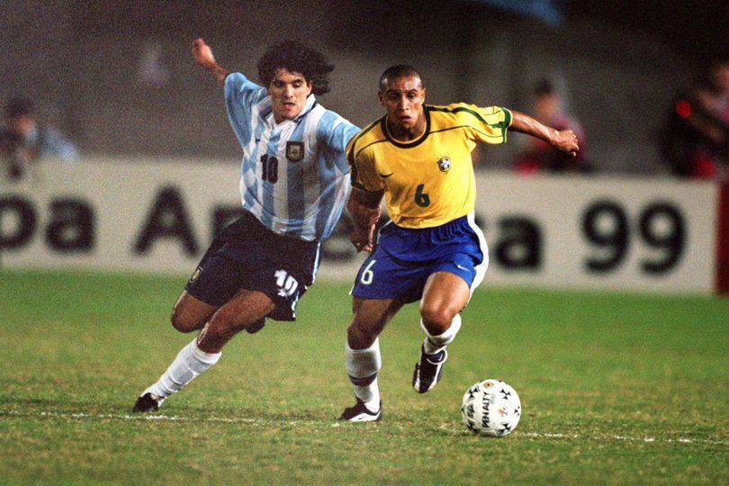 Roberto Carlos: Play like a Brazilian full-back | FourFourTwo
