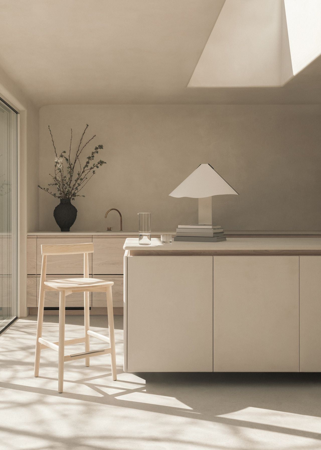 Kitchen table lamps add a coziness to the heart of the home, here are ...