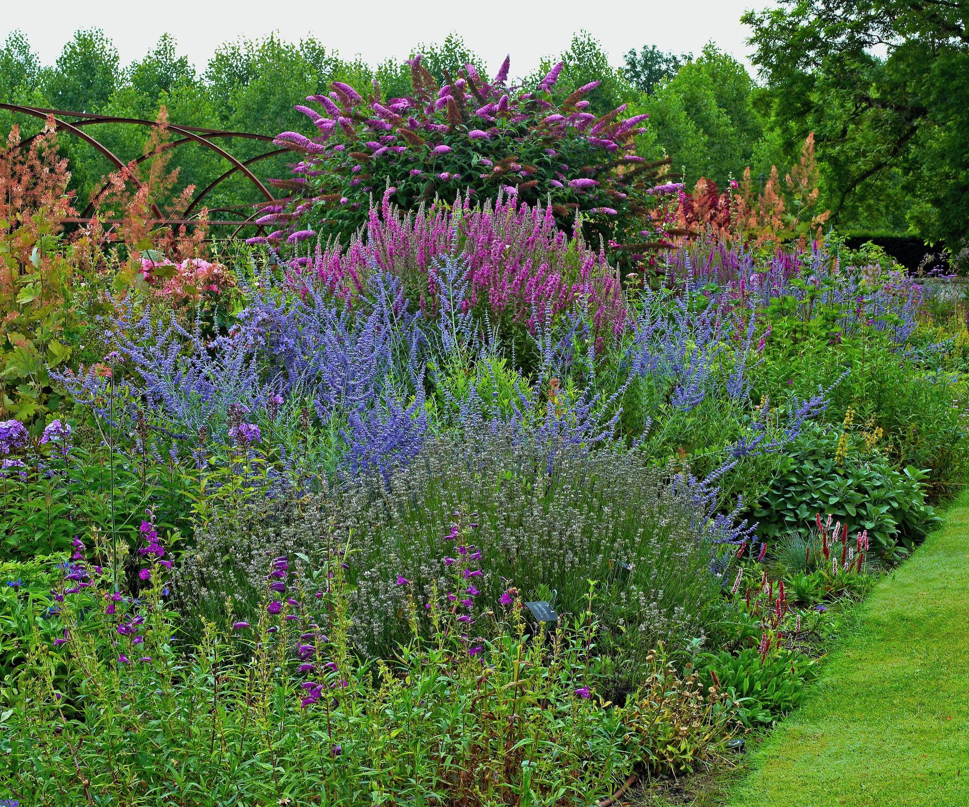 How to create a French provincial garden: expert design tips | Homes ...