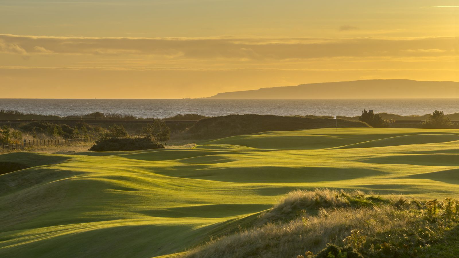 Dundonald Links Golf Course: Review, Green Fees, Tee Times and Key Info ...