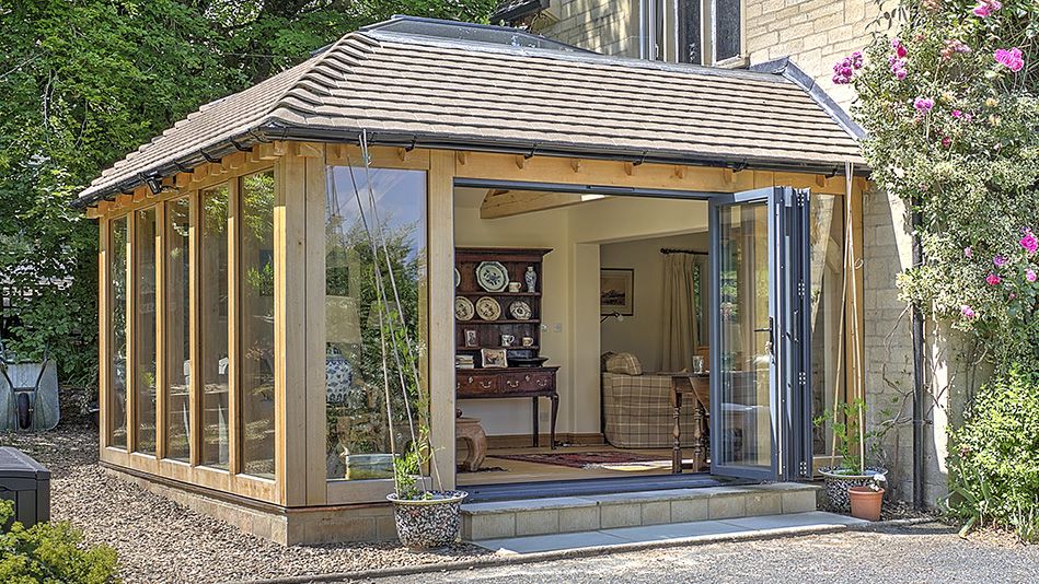 A complete guide to adding an oak frame conservatory | Homebuilding
